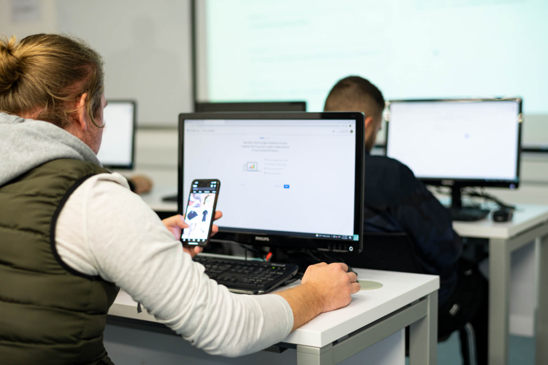 Νέο Δίπλωμα "Digital Marketing and Social Media" - Cyprus College